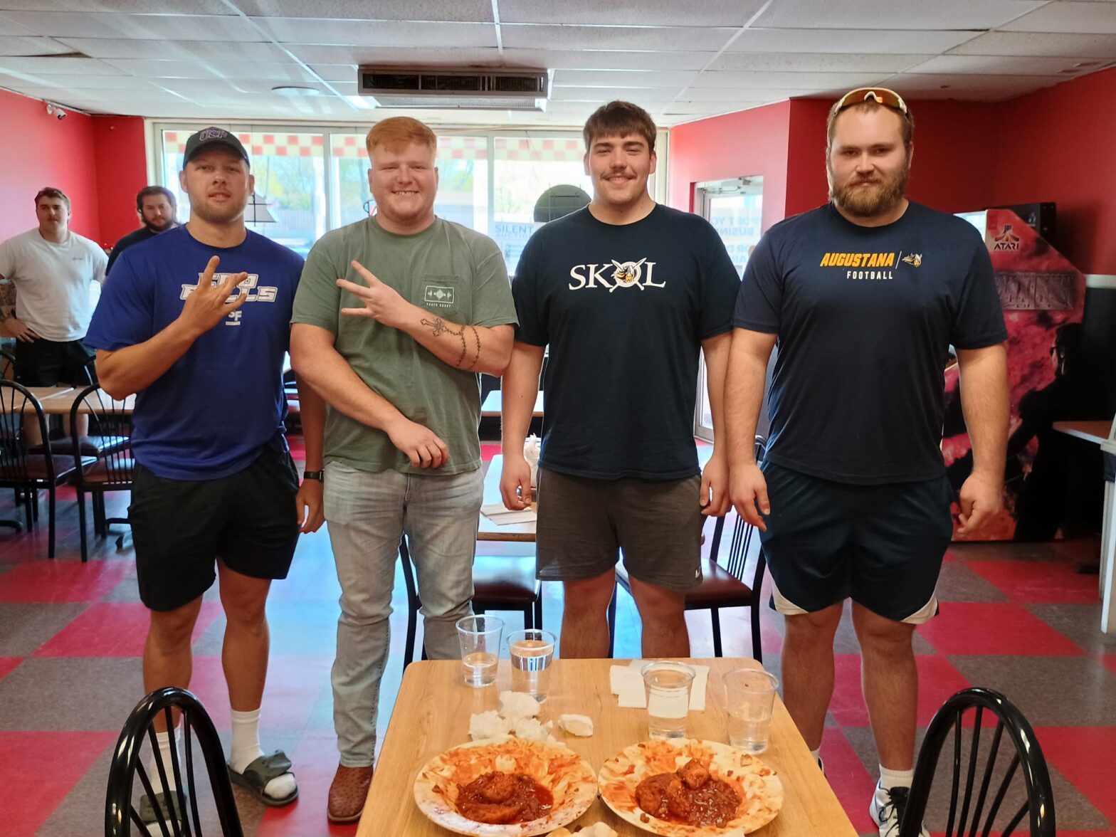 Super Boss Wing Challenge | Boss' Pizza & Chicken